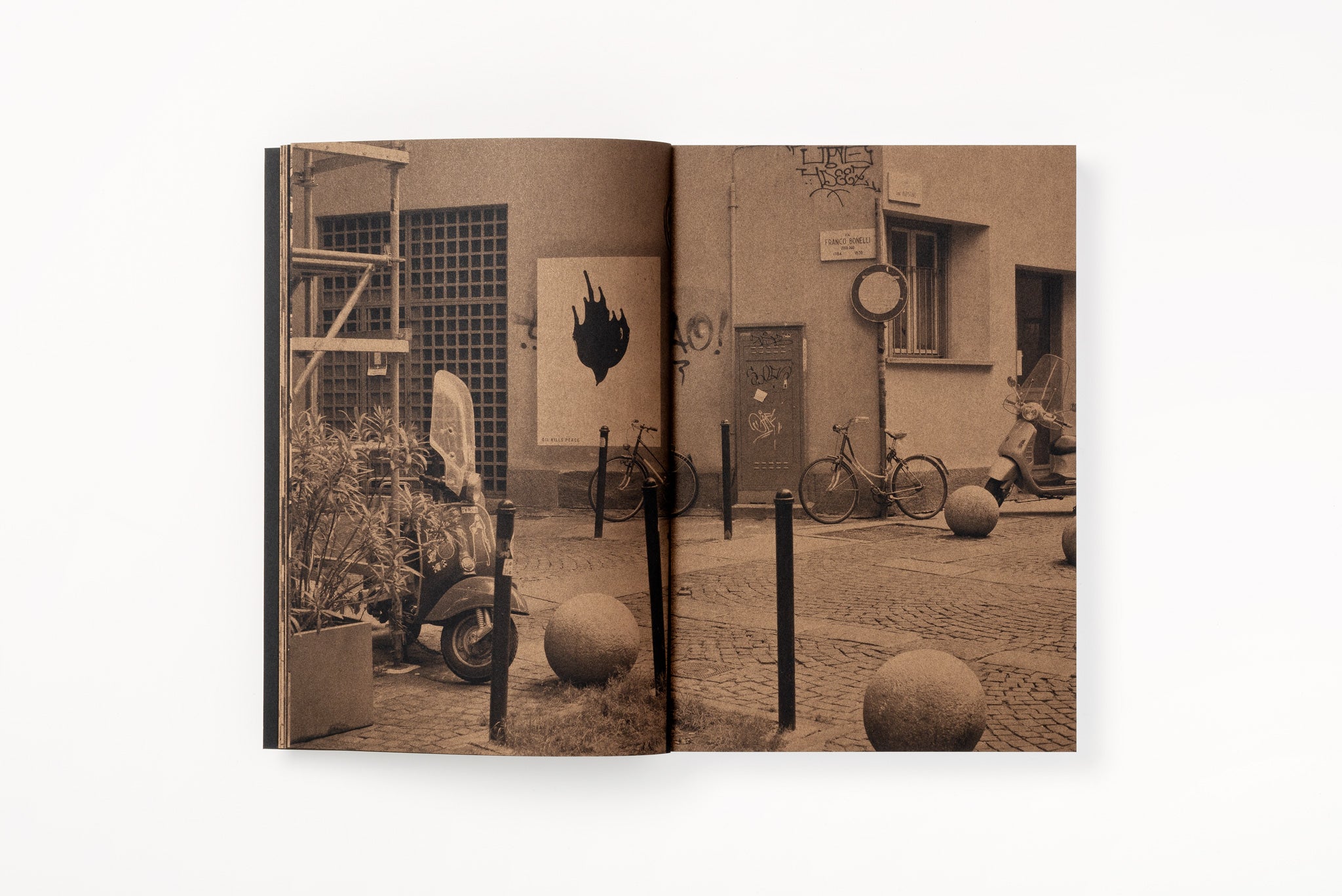 Mark Gowing Inside the Oblong – Formist Editions